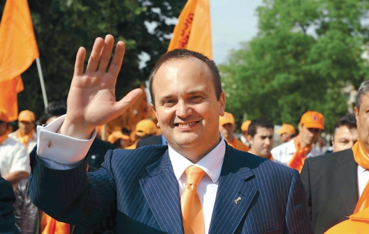 http://www.evz.ro/imagemanager/images/2008/aianoiembrie/24/rasvan.jpg
